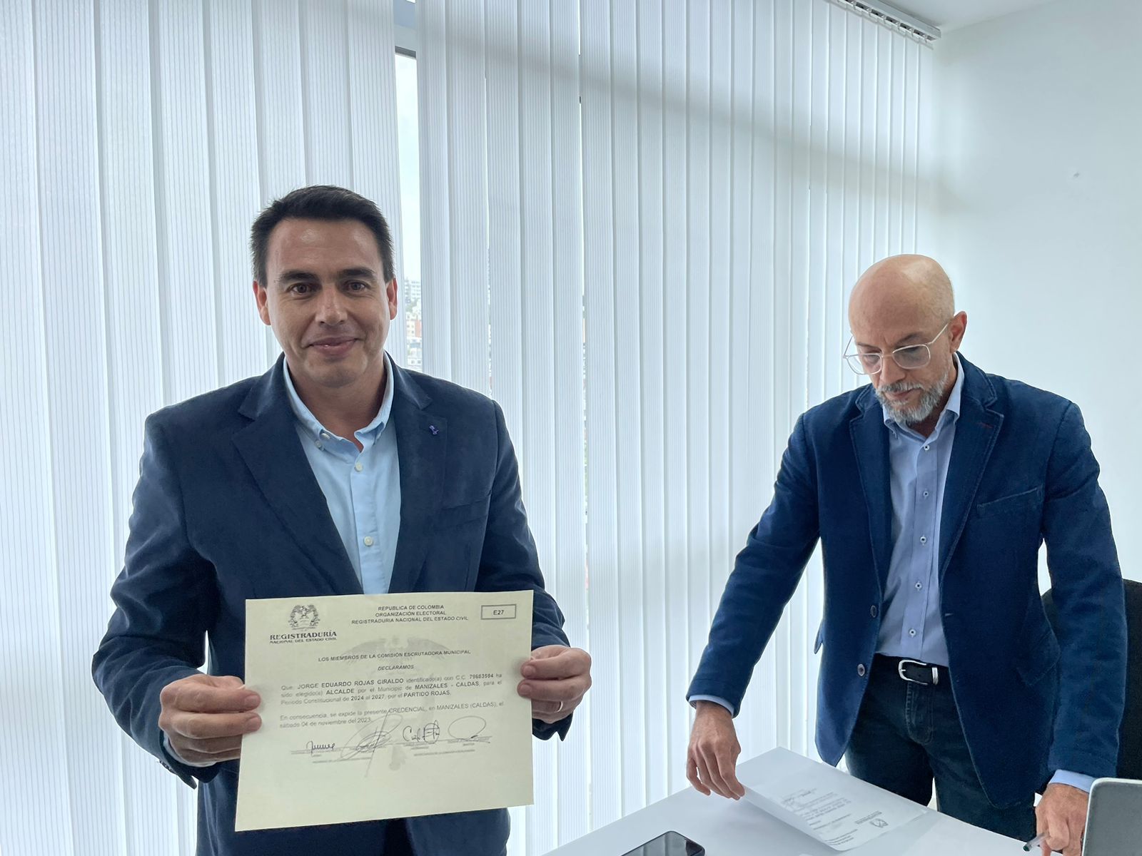 Jorge Eduardo Rojas recibió su Credencial como Alcalde electo de la ciudad - La Veintitrés