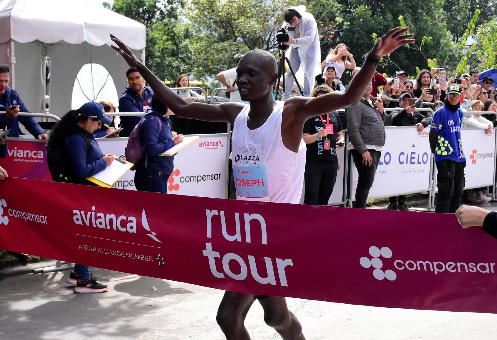 Mas de 8.000 atletas corrieron el RunTour Avianca, carrera con sentido ...