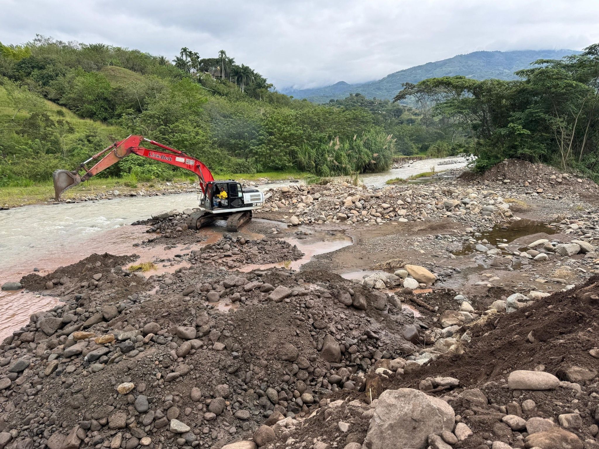Avanzan obras de protección en la ribera del río Supía para evitar ...